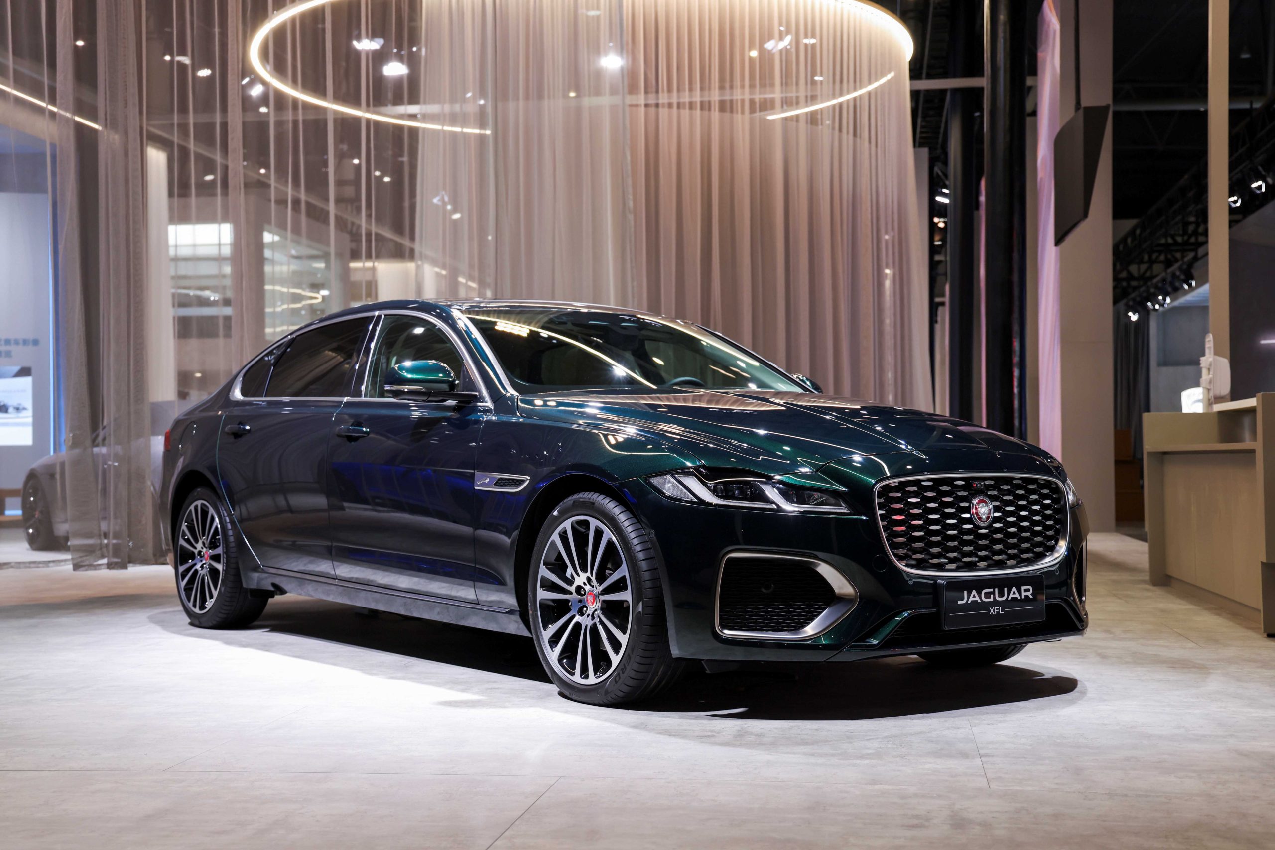 Take the Lead, Embody Brand-new Enhancement22MY Range Rover Evoque L ...